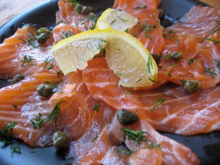 How to Make Lox at Home: Differences Between Lox and Smoked salmon lox ...